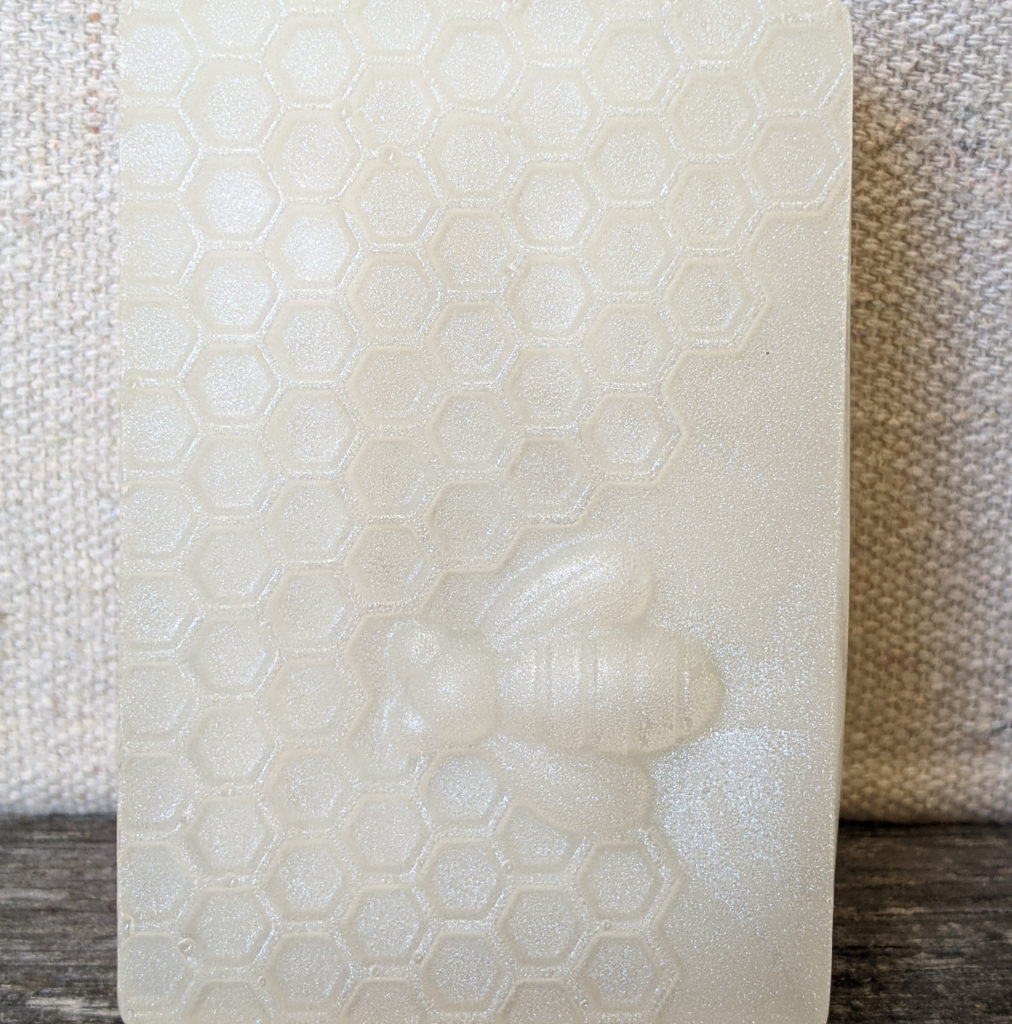 Bee Bar With Honeycomb | Creamy Farm